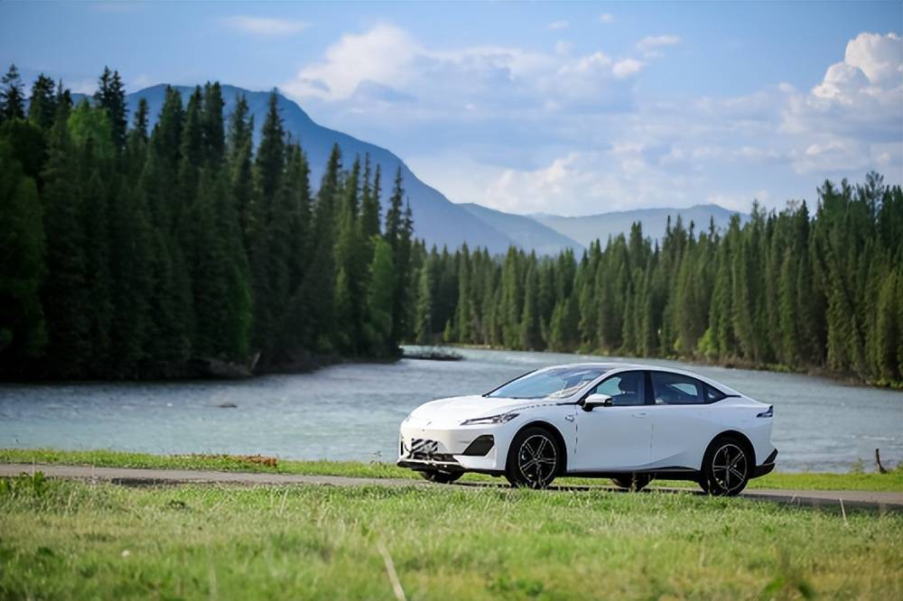 开完朋友的SL03增程版，我放弃了所有的合资燃油中型车_搜狐汽车_搜狐网