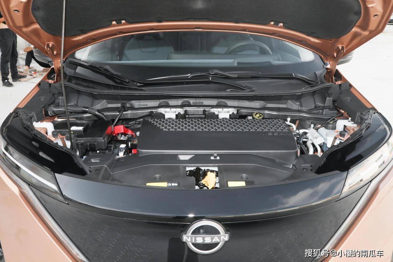 售价34.28万，纯电续航533km，实拍ARIYA 艾睿雅 2022款 高性能四驱顶配版_搜狐汽车_搜狐网