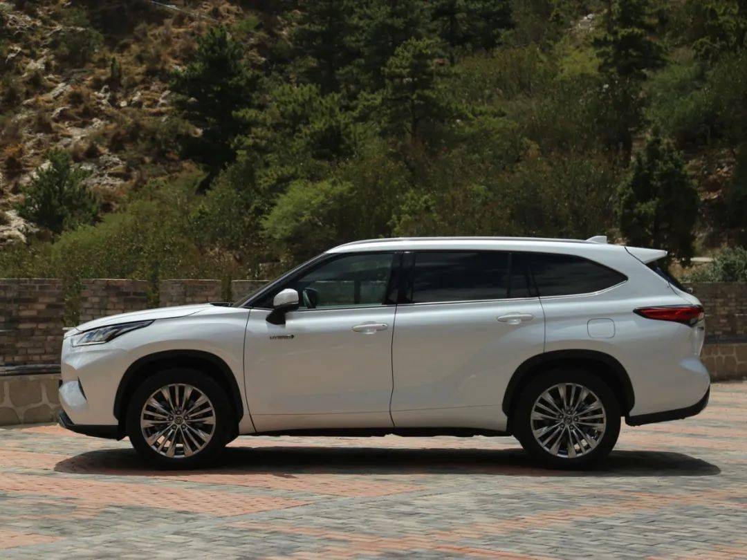 2.0T+8AT，248马力，号称“开不坏”，口碑极高，王牌SUV，帅炸！_搜狐汽车_搜狐网