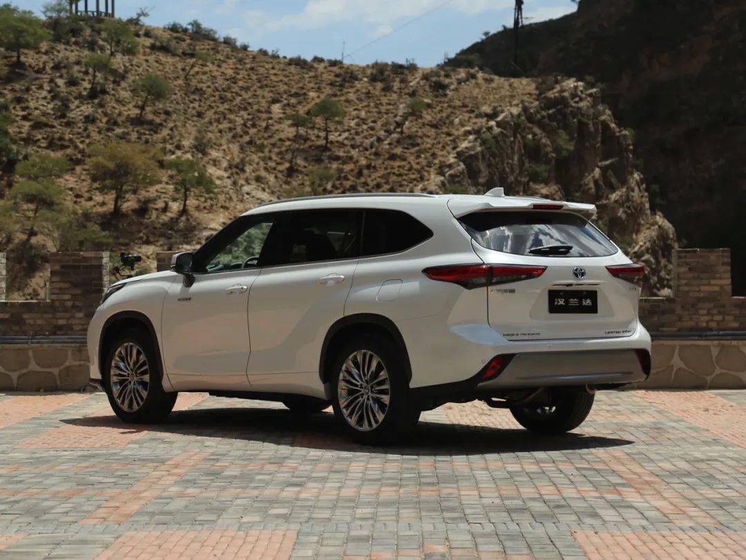 2.0T+8AT，248马力，号称“开不坏”，口碑极高，王牌SUV，帅炸！_搜狐汽车_搜狐网