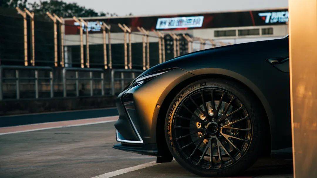 圈速超保时捷！智己L7 Snake Performance：国产最强驾控电动车？_搜狐汽车_搜狐网