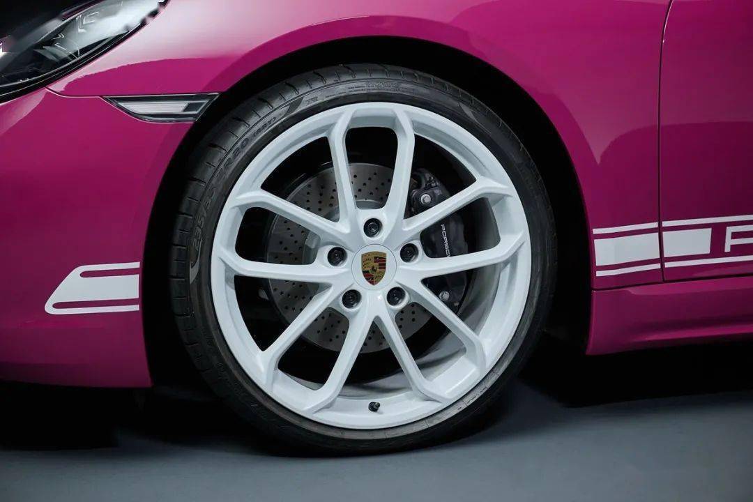 【格外抢眼】清新色彩和和谐对比！全新Porsche 718 Style Edition自信独具尽显本我_搜狐汽车_搜狐网