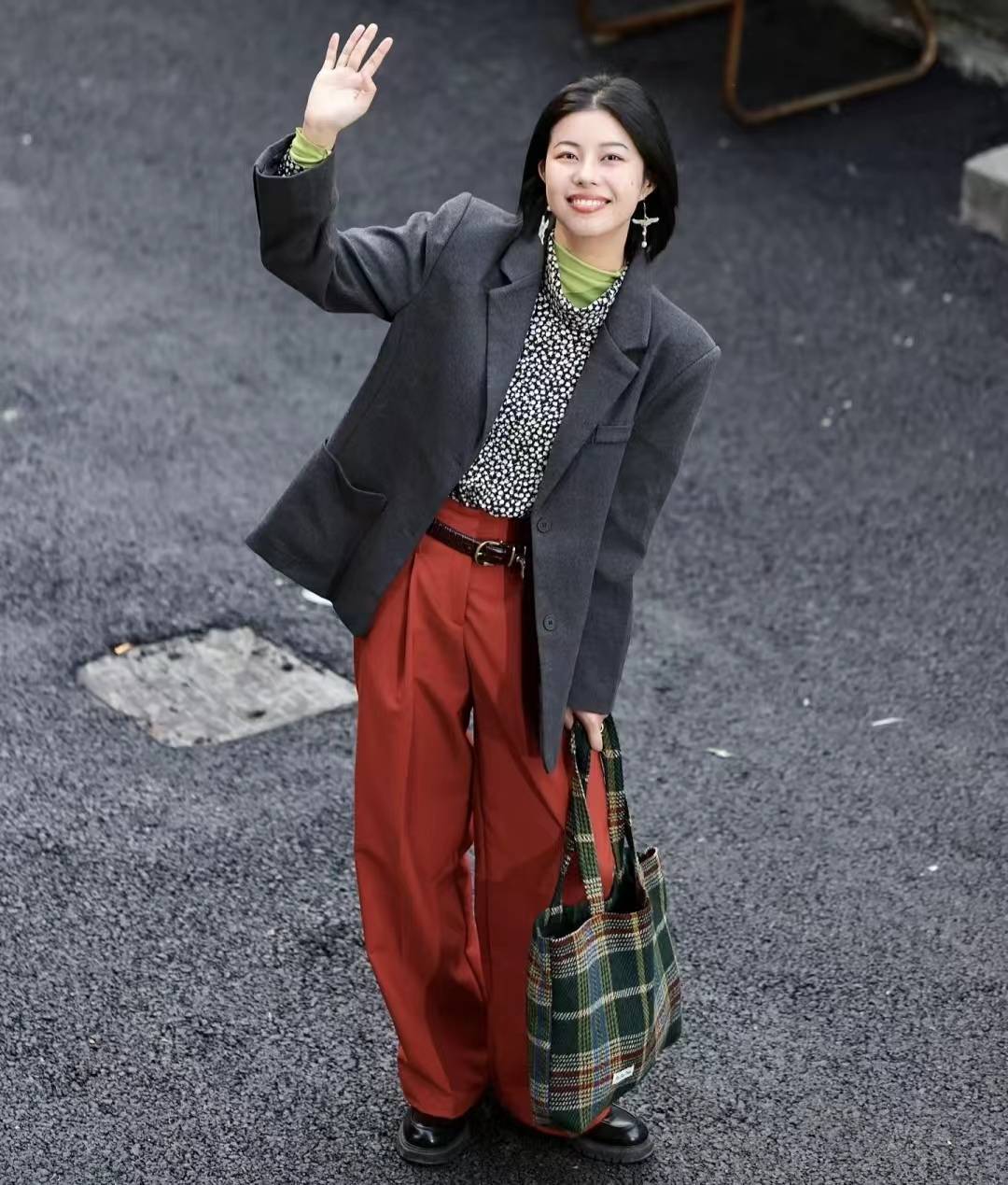 绿色搭配这13个颜色，好看又高级_look_黑色_白色