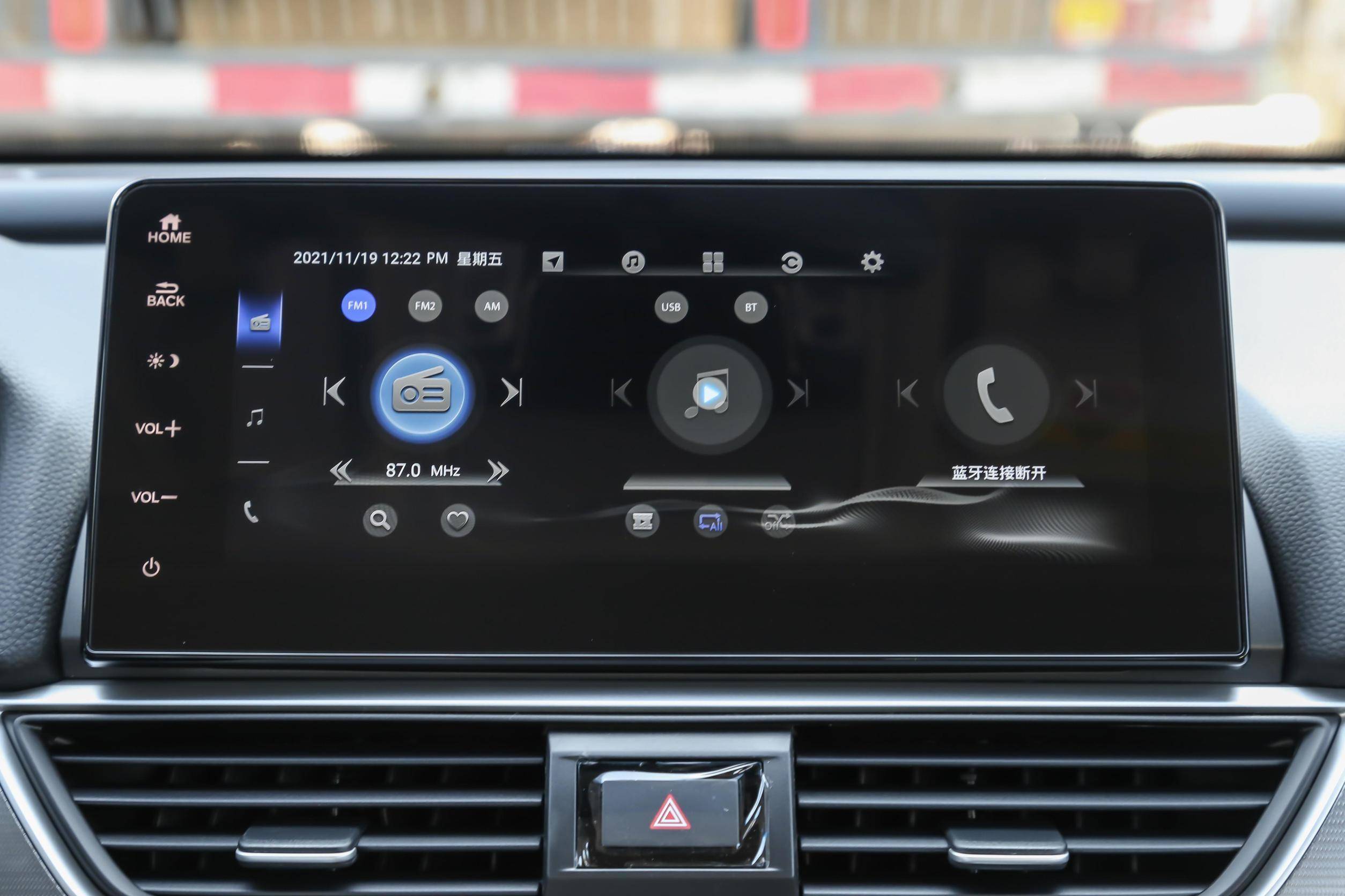 轴距2米9！20万中级车市场“搅局者”深蓝SL03对比销冠雅阁_搜狐汽车_搜狐网