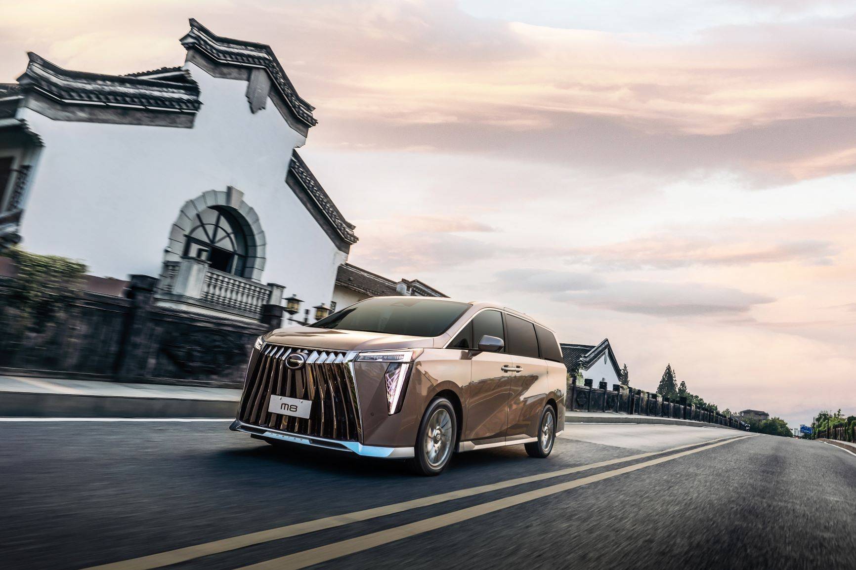 优雅奢华何须高价？广汽传祺豪华MPV M8宗师26.98万元起售_搜狐汽车_搜狐网