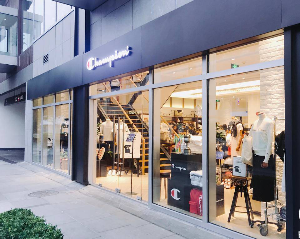 Champion中国首店关停 潮牌面临“退烧”困境_品牌_门店_Logo