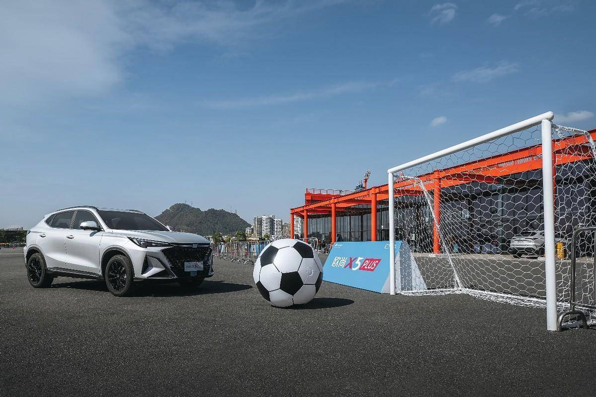 7.51秒可破百，还有同级“最强大脑”，欧尚X5 PLUS到底有多强？_搜狐汽车_搜狐网