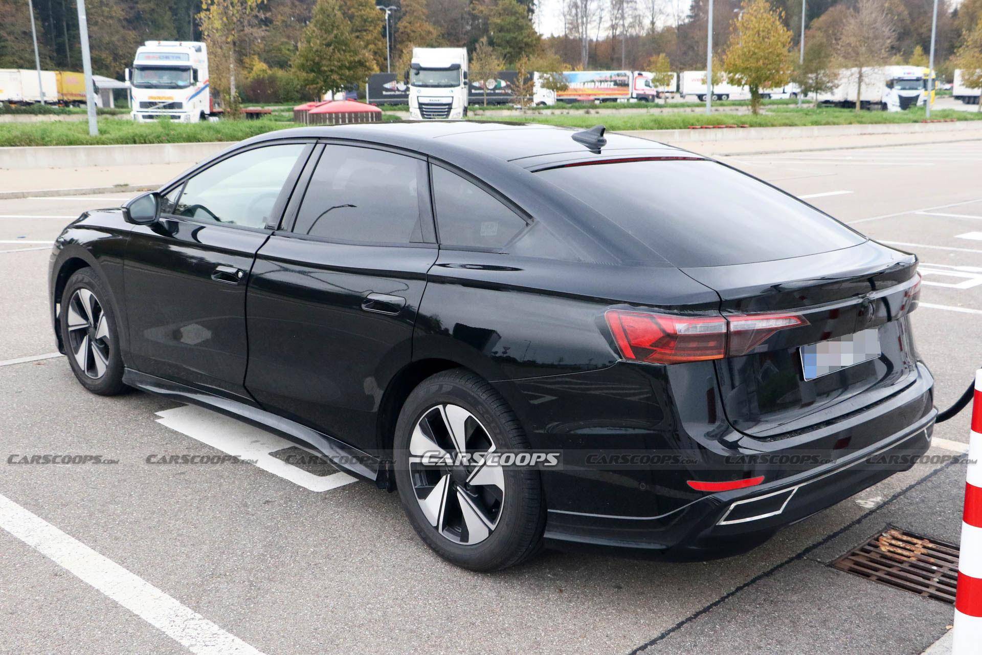 纯电迈腾？大众ID.7实车曝光，溜背造型配掀背尾门，大过比亚迪汉_搜狐汽车_搜狐网