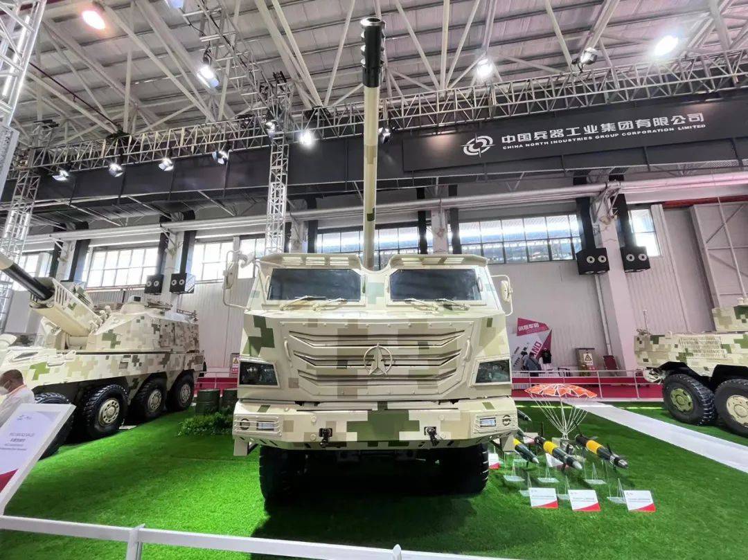 北奔重汽车载加榴炮首次亮相珠海航展，8台北奔重卡实车底盘展出_搜狐汽车_搜狐网