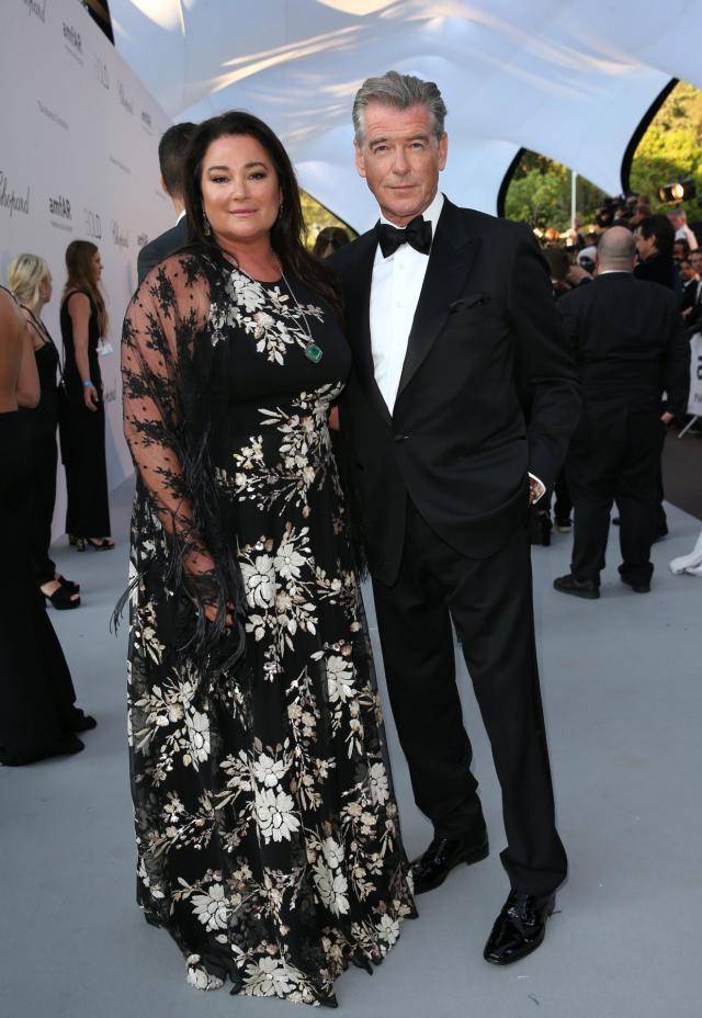 这是什么神仙爱情？好莱坞男神皮尔斯.布鲁斯南，有颜值又专一_Keely_儿子_妻子