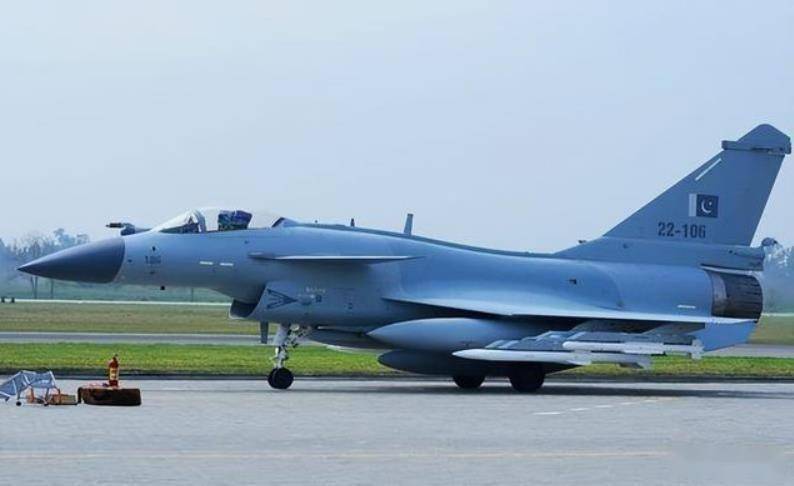 8个月交付19架，最新批次歼10CP曝光，配置比我军自用版还高_战机_铁空军_巴铁