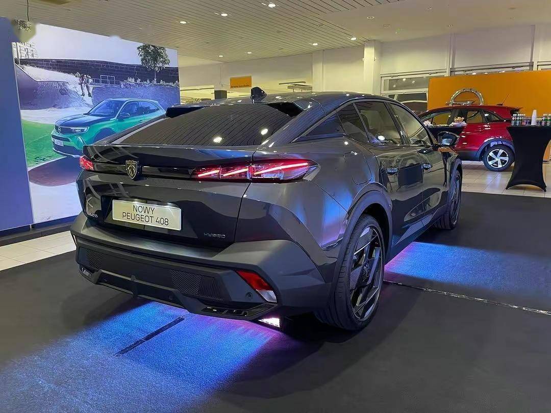 气场超越凡尔赛C5，2023版标致408X来了，预售16万，1.6T+8AT_搜狐汽车_搜狐网