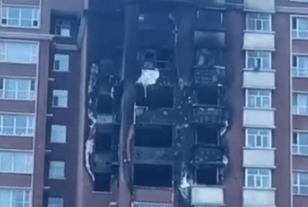 “乌鲁木齐火灾致10死”后续，意外背后疑有人祸，胡锡进发声了_小区_消防车_调查