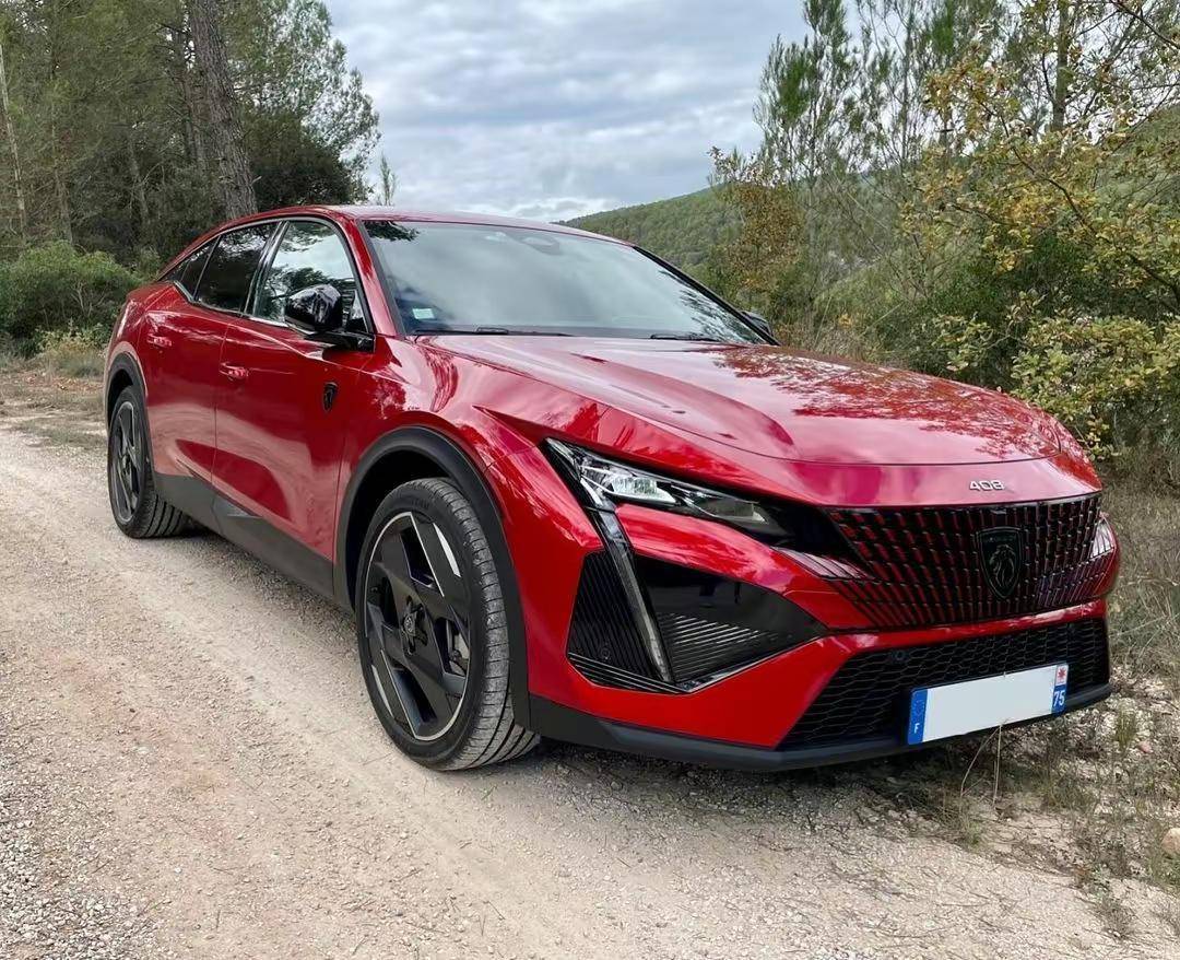 质感优于凡尔赛C5X，新款标致408X“配置曝光”，售价将更接地气_搜狐汽车_搜狐网