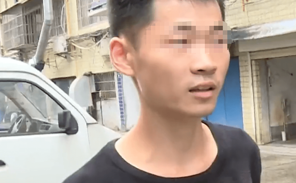00后妻子在娱乐场所上班,和客户暧昧,丈夫暴怒:她是在做公主刘强小叶工作