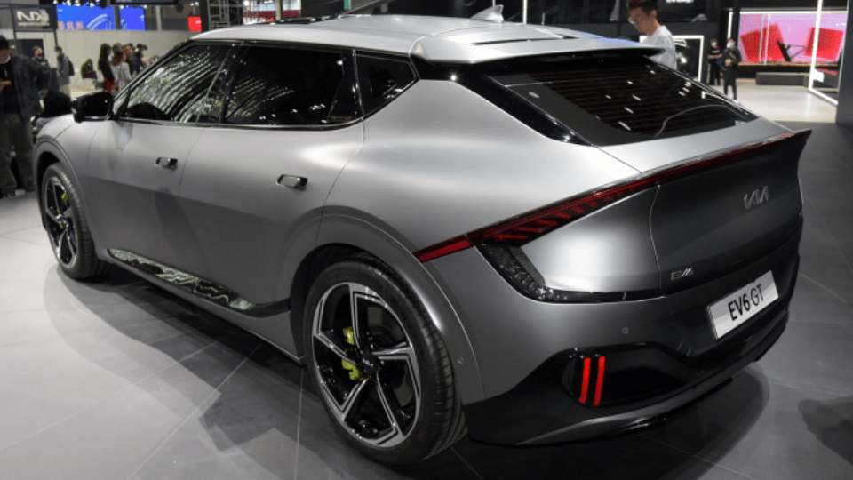 世界杯满是广告，加速3.5秒的起亚EV6 GT，为啥不来中国？_搜狐汽车_搜狐网