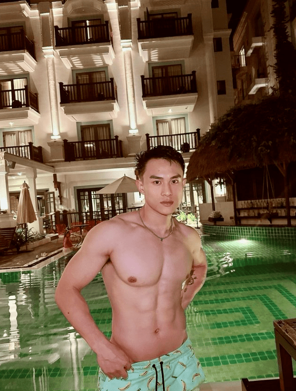 酒店泳池偶遇极品肌肉男@Do Tuan Anh