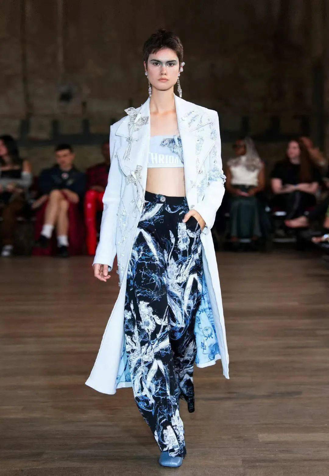 MITHRIDATE 和 mithworld 创始人谈：如何“以人为本”做好设计师品牌？【对话中国品牌主理人】音频实录_张婷_华丽志_姜菁