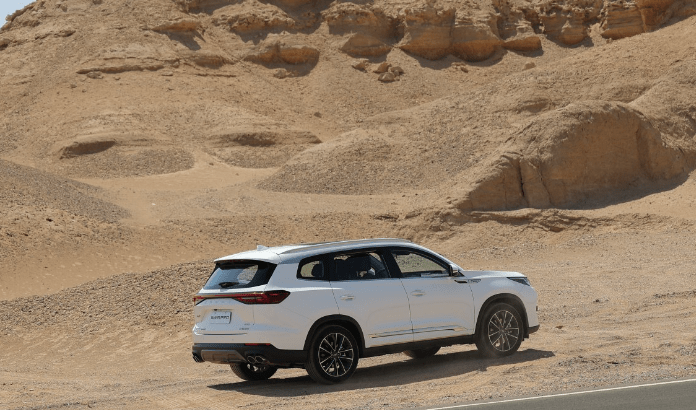 新年想换SUV？瑞虎8 PRO和第二代长安CS75 PLUS该怎么选？_搜狐汽车_搜狐网