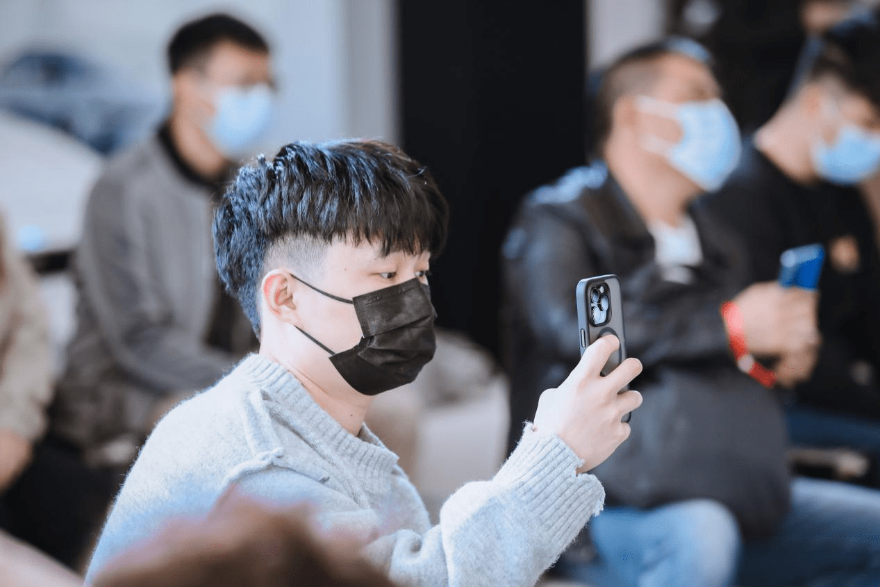 破百仅6.9秒，华为HarmonyOS加持！几何G6/M6南区区域正式上市！_搜狐汽车_搜狐网