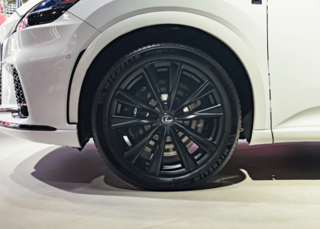 雷克萨斯拿出硬菜，RX和Q7同级，全新2.4T+四驱8AT，进口方式引入_搜狐汽车_搜狐网