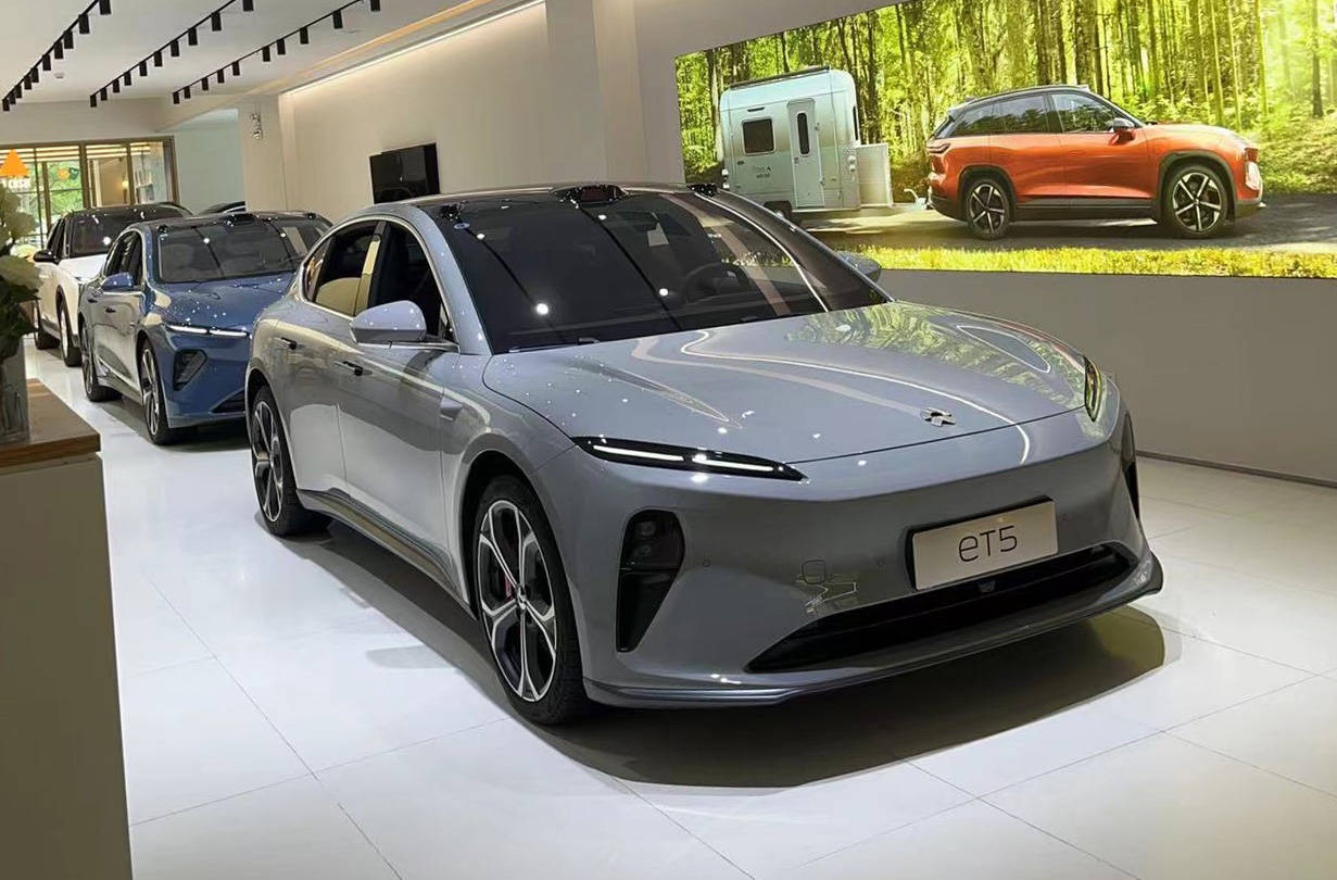 11月新能源汽车放榜！哪吒热销1.5万辆 想省钱买它们准没错！_搜狐汽车_搜狐网