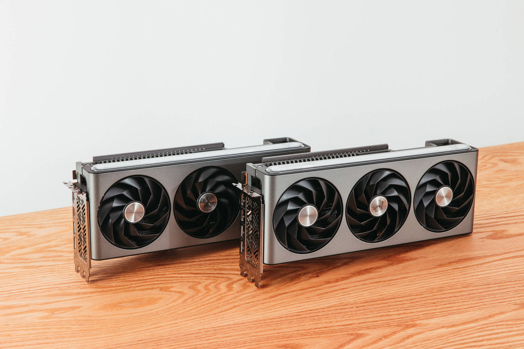 错位竞争，力战4080，蓝宝石7900XT/XTX 超白金首发评测_Radeon_游戏_接口