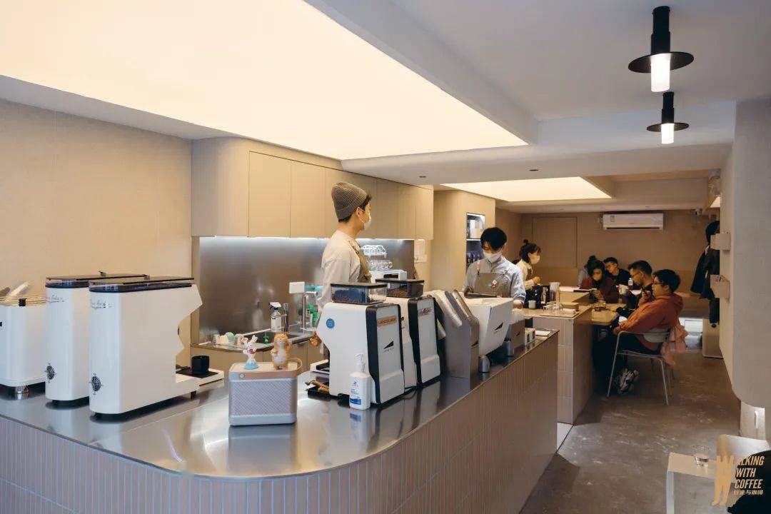 2020全国咖啡冲煮冠军李震开店：在“最卷”的上海“不卷”，无特调，不上外卖_Coffee_Buff_比赛