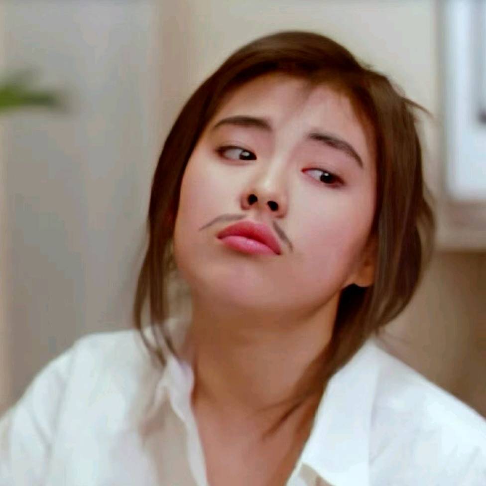 电影《爱很美味》路演，两位女主发福，小腹突出大腿粗壮，辣眼睛_张含韵_王菊_赵丽颖