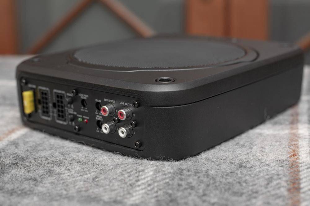 JBL汽车后装音响开箱，“氛围感”这不就有了_搜狐汽车_搜狐网