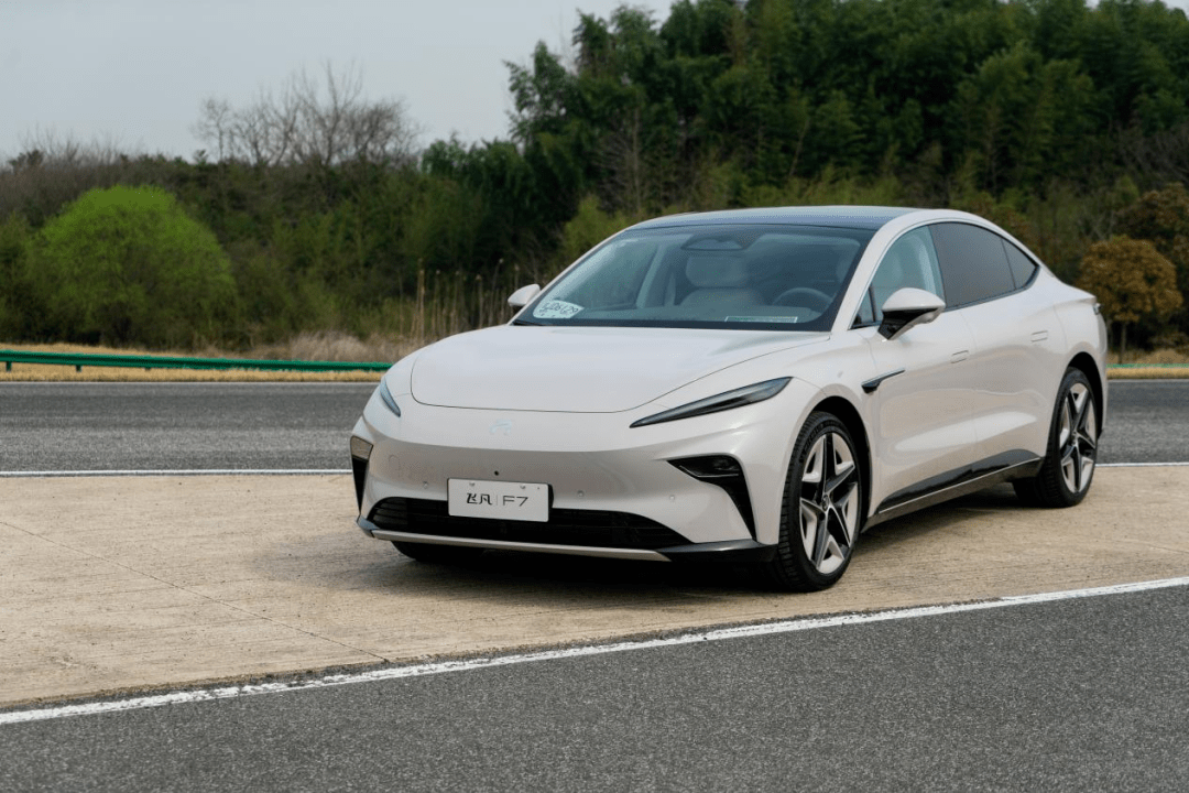 飞凡F7算是把舒适玩明白了_搜狐汽车_搜狐网