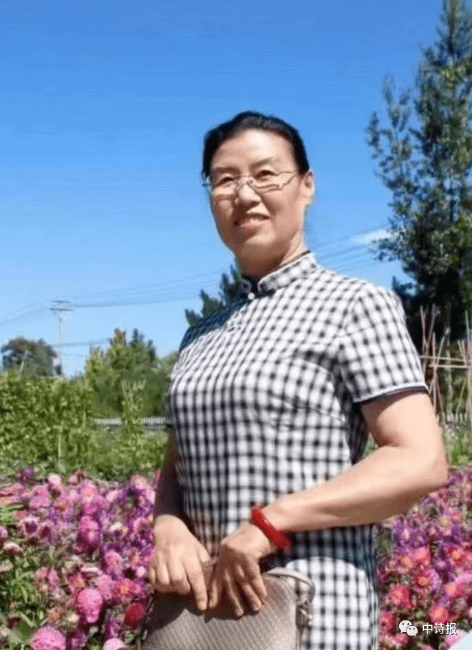 中国诗歌报名家风采专栏（35）杨丽娟诗词专辑 承德市 花容 西江