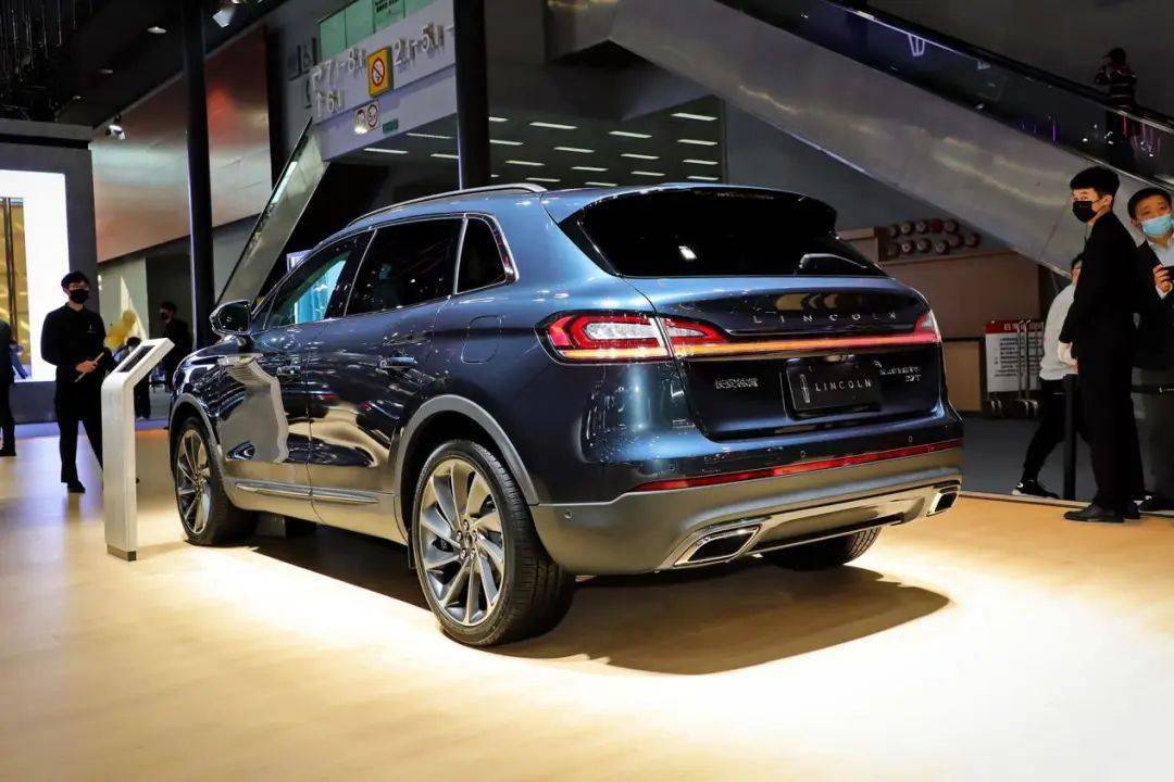 2.7T+8AT，V6发动机加92，豪华大5座，优惠2万，抄底还是等新款？_搜狐汽车_搜狐网