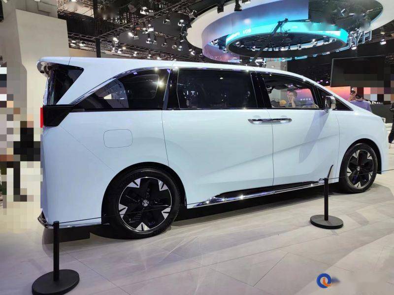 合创 V09首发亮相2023上海车展：标配800V高压系统、续航超750km_搜狐汽车_搜狐网