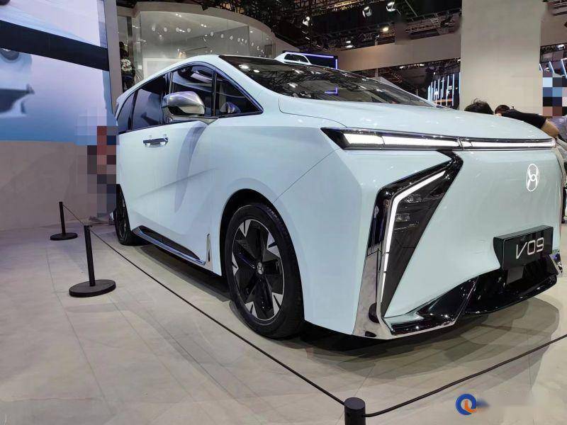 合创 V09首发亮相2023上海车展：标配800V高压系统、续航超750km_搜狐汽车_搜狐网