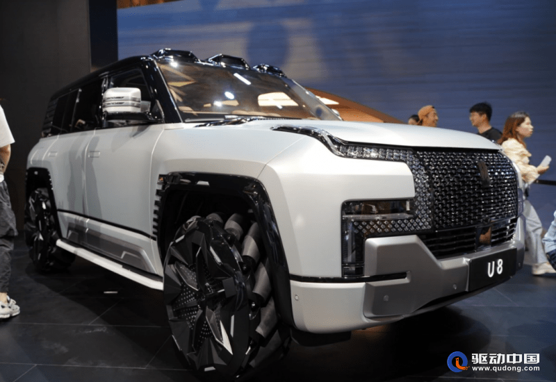比亚迪仰望 U8亮相上海车展：预售109.8万元起，9月正式交付_搜狐汽车_搜狐网