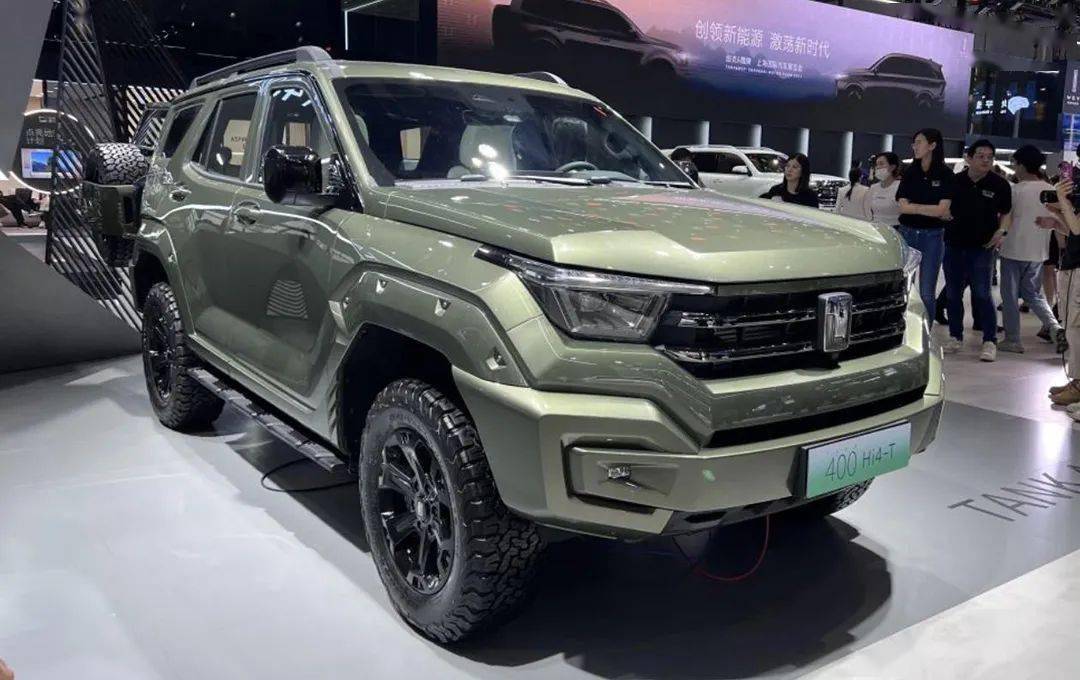 2.0T+9AT，车长近5米，小书包备胎，3把锁越野神器，大G都服气_搜狐汽车_搜狐网