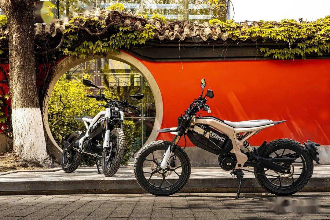 ¥10980元！抢鲜试驾极核首款跨骑车C!TY PLAY丨把玩_搜狐汽车_搜狐网