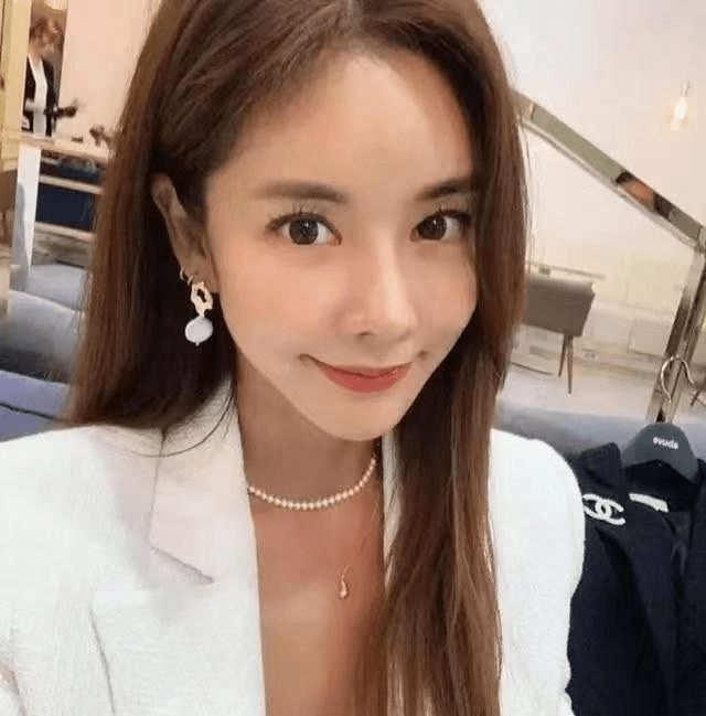 脸蛋身材像20岁，年龄却46岁，韩国冻龄美人Junie Kim如何保养的_身体_状态_进行