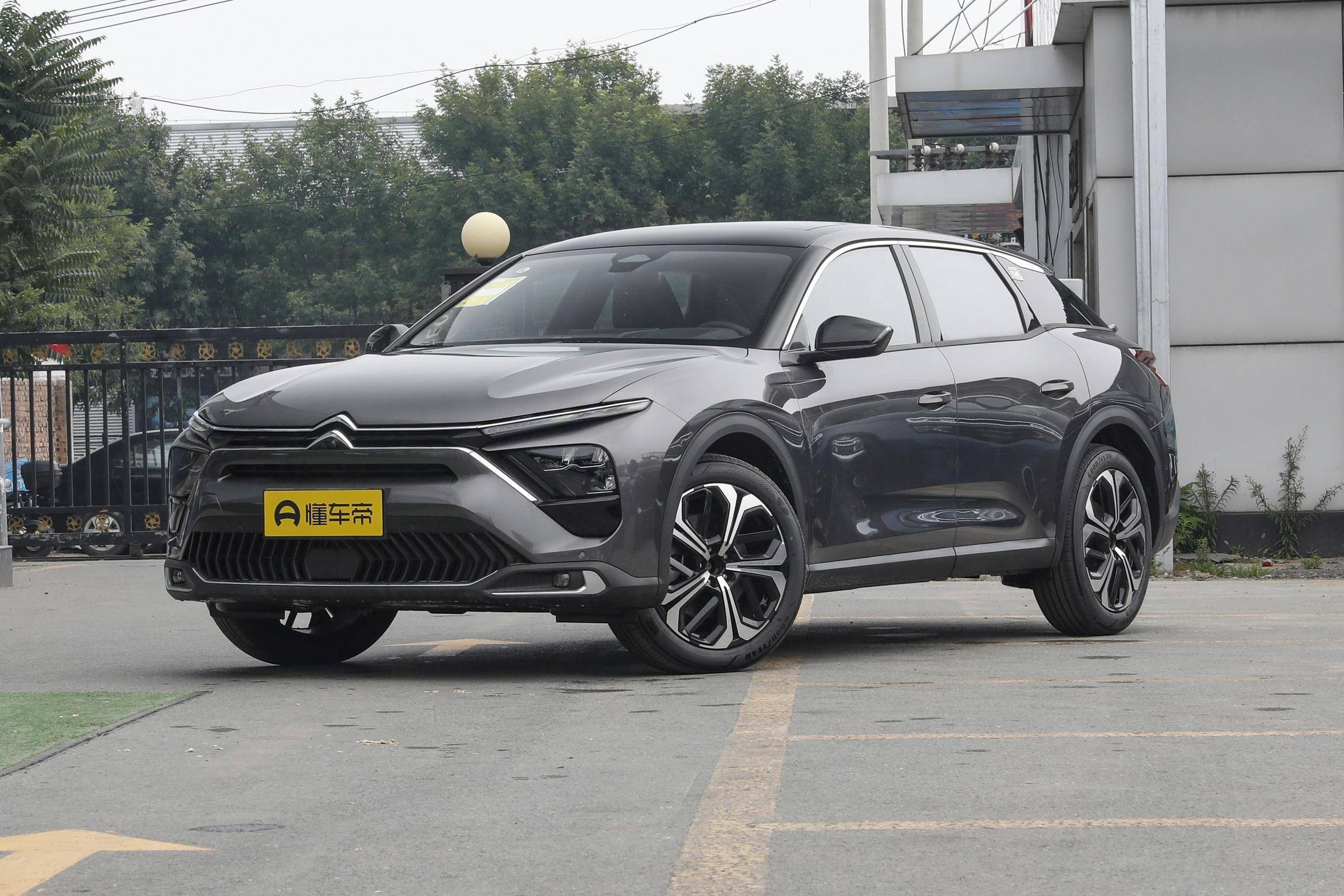 售14.37万起，外形潮酷，空间实用，雪铁龙凡尔赛C5X值得购买吗？_搜狐汽车_搜狐网