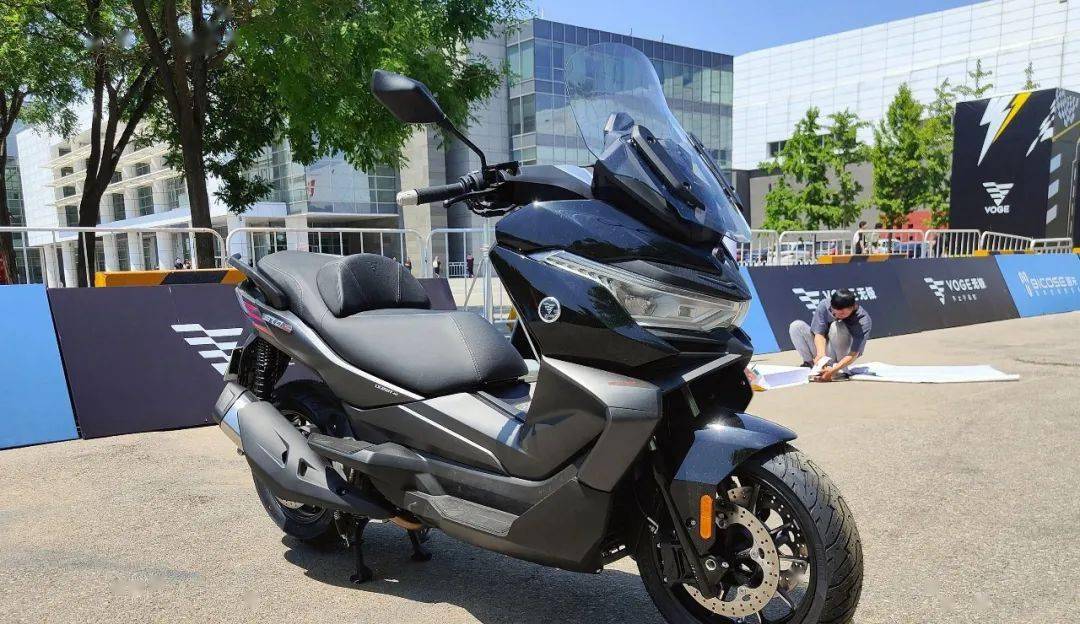 售价40766起，无极发布踏板车型SR4Max的高功率版_搜狐汽车_搜狐网