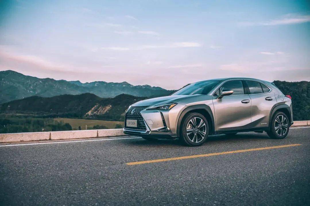 雷克萨斯UX260h混动科技见证梦想！_搜狐汽车_搜狐网