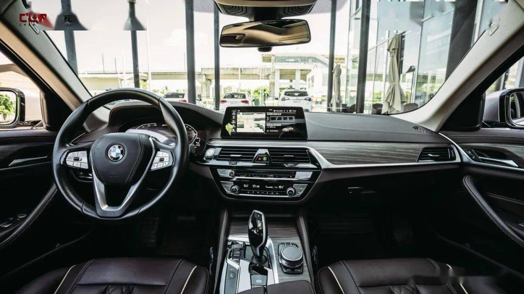 (最新到店)20多万的5系，2.0T+后驱+空气悬架，还是插混！【宝马5系新能源 530Le 豪华套装】_搜狐汽车_搜狐网