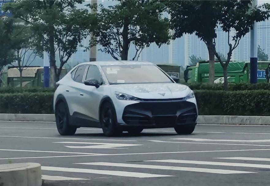 大众全新电动SUV谍照曝光，MEB平台打造，配大溜背，外观很运动_搜狐汽车_搜狐网