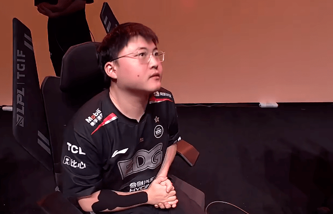 UZI的VN皮肤上线，比冠军套都贵！_Uzi_官方_价格