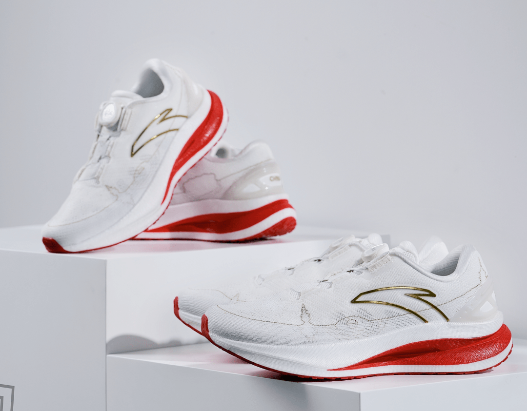 每周速报 | 泰格豪雅宣布中国网球运动员吴易昺成为品牌大使，爱彼迎发布十一黄金周旅行趋势_合作