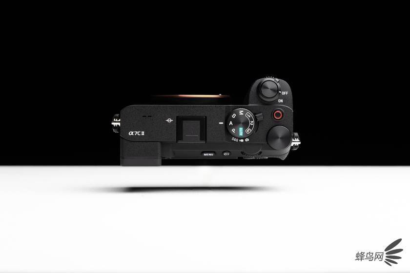 轻巧均衡的第二代全画幅小“7” 索尼Alpha 7C II评测_机身_视频_功能