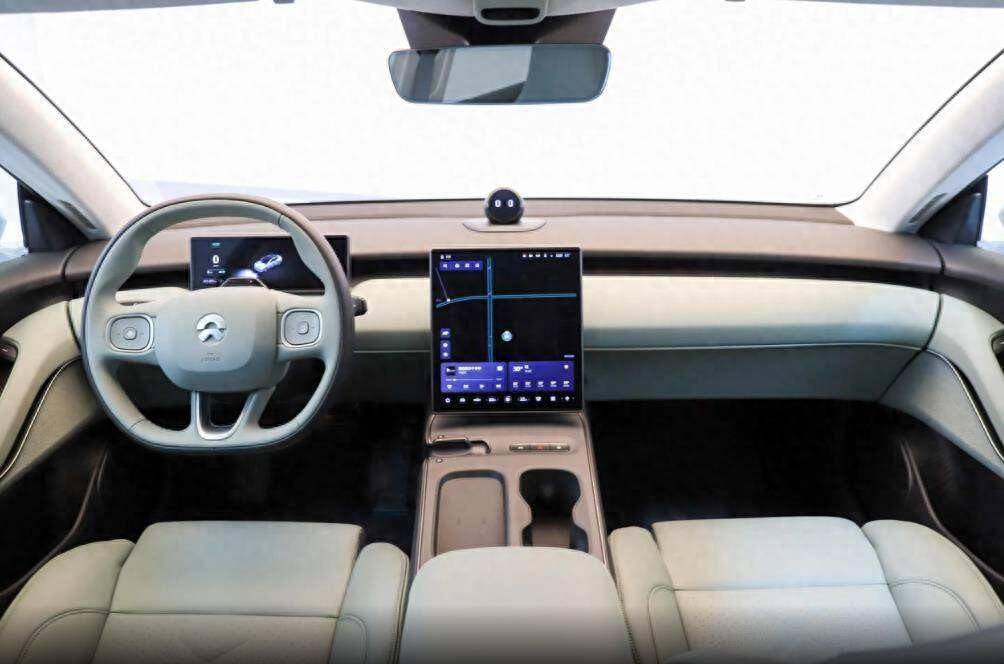 实拍蔚来ET5，入门续航560km，4秒破百，选它还是“34C”？_搜狐汽车_搜狐网