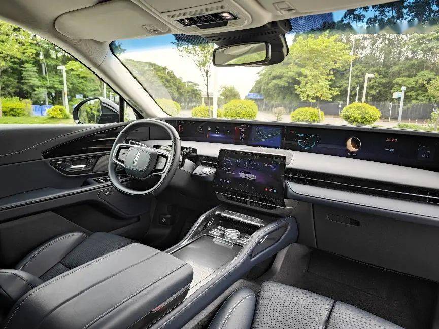 全系4驱2.0T＋8AT，261马力，内饰豪华不输自主品牌！_搜狐汽车_搜狐网