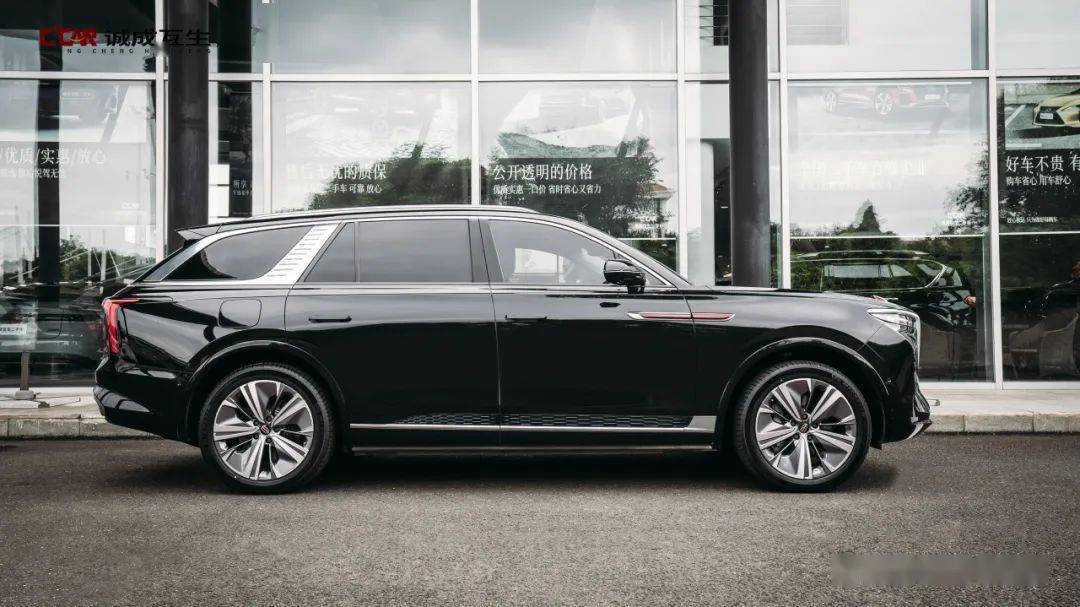 气场不输百万级豪车，30万出头即可拥有！【红旗E-HS9 460km 旗享版 六座】_搜狐汽车_搜狐网